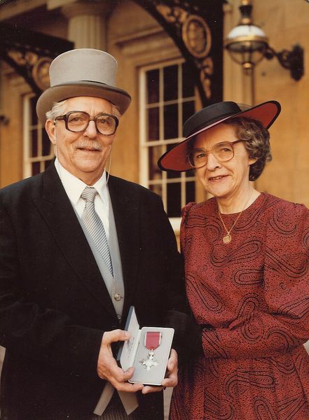 Archive : Ted Hooper | Essex Beekeepers' Association